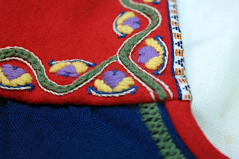 Tuuteri – Kansallispuvussa